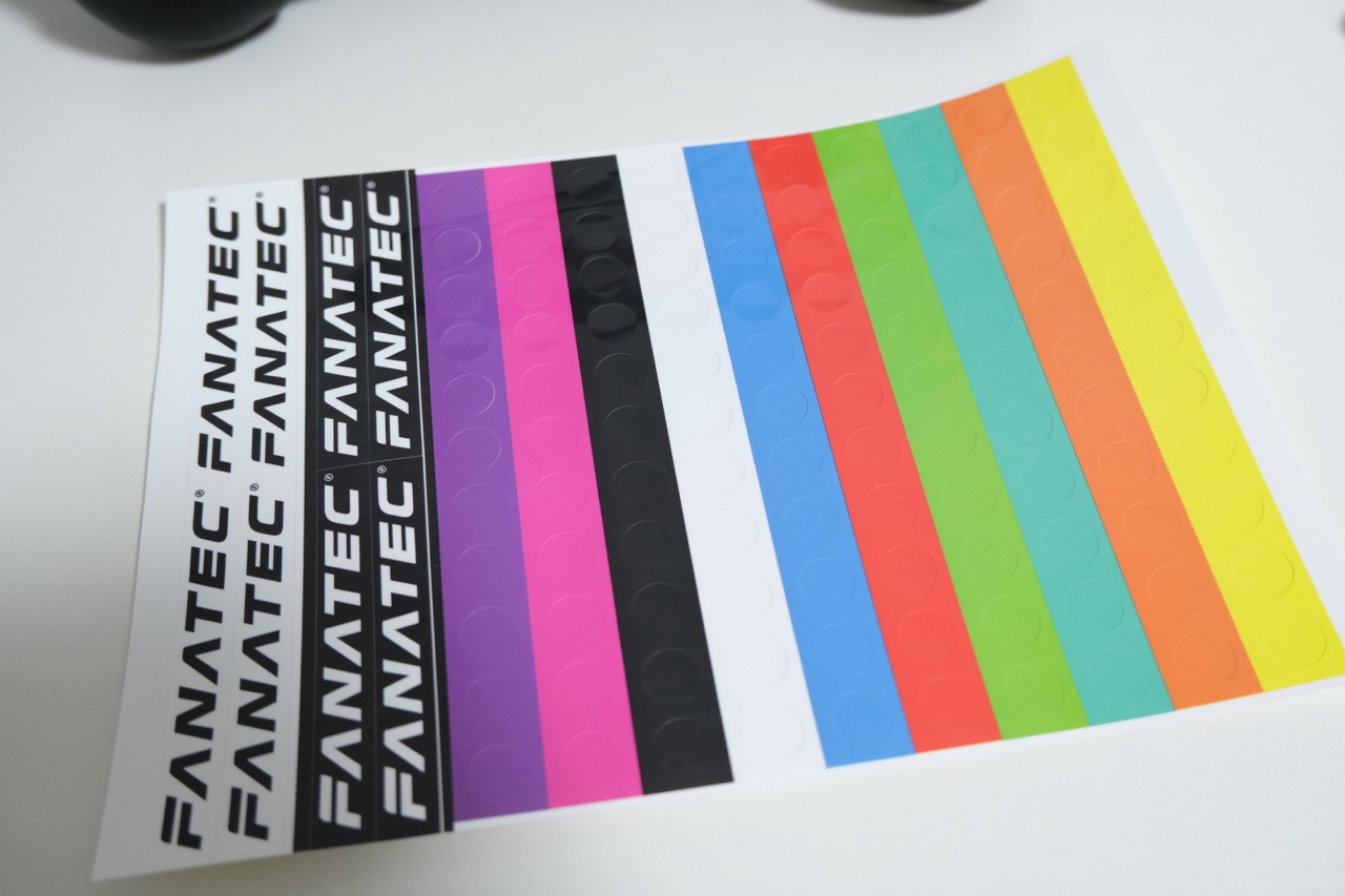 FANATEC BMW GT2V2とFormula V2ステアリングににボタンキャップ(Button Caps and Sticker Set ...