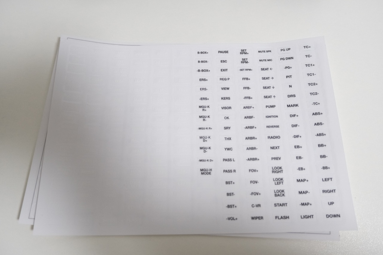 FANATEC BMW GT2V2とFormula V2ステアリングににボタンキャップ(Button Caps and Sticker Set ...