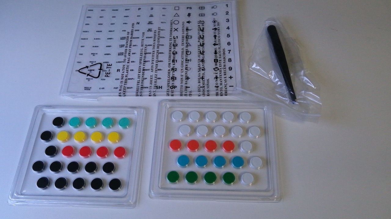 FANATEC BMW GT2V2とFormula V2ステアリングににボタンキャップ(Button Caps and Sticker Set ...