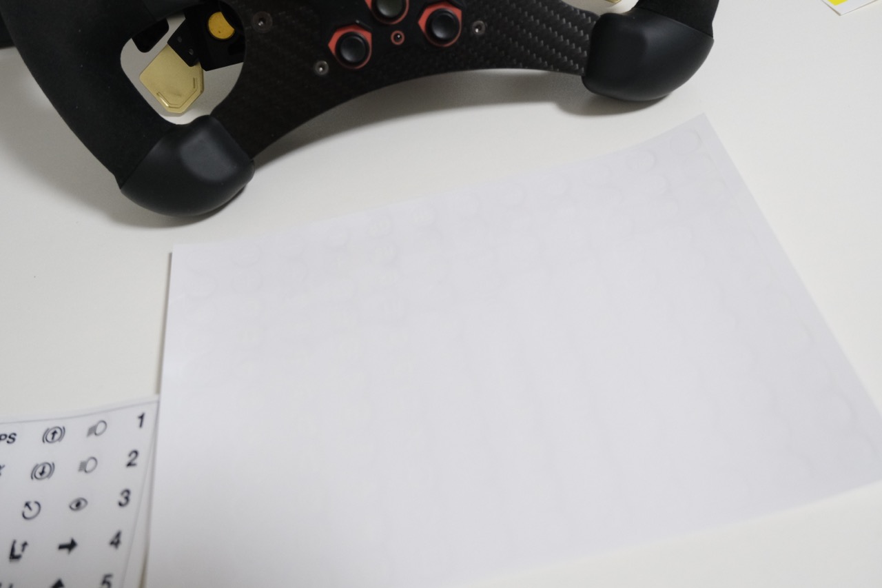 FANATEC BMW GT2V2とFormula V2ステアリングににボタンキャップ(Button Caps and Sticker Set ...